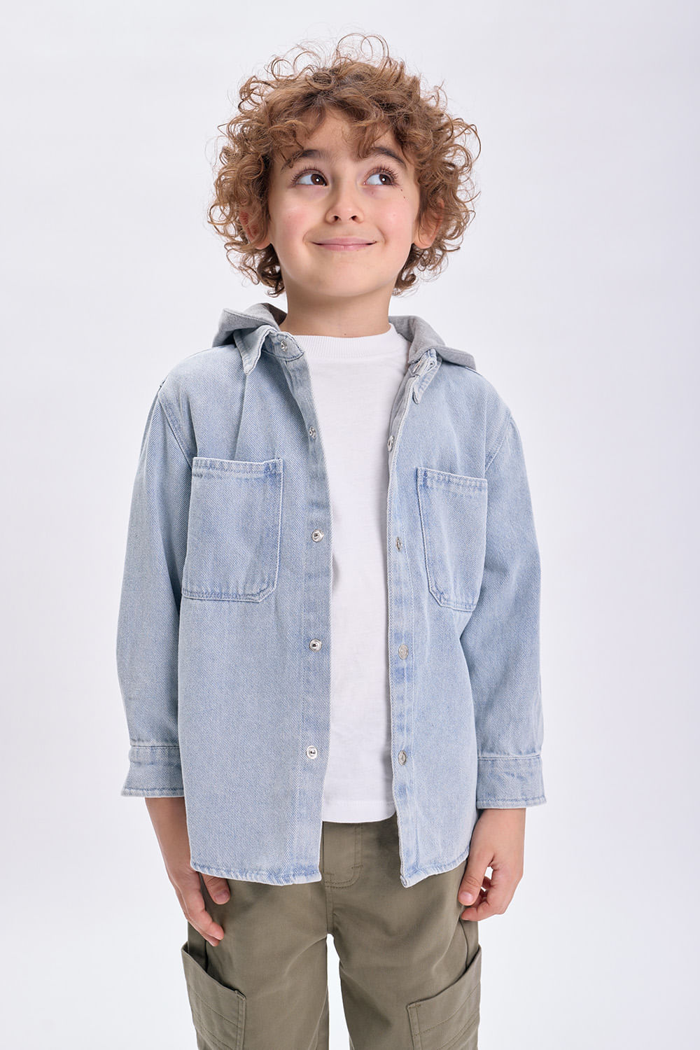 SOBRECAMISA JEAN CON CAPUCHA CELESTE